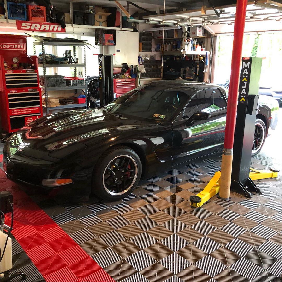 MaxJax Europe - Gallary - The MaxJax M6K Portable Two Post Lift