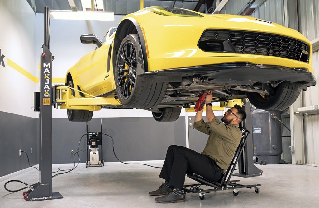 MaxJax M6K Portable Two Post Car Lift Offical Europe Distributor MaxJax M6K Portable Two Post Car Lift Offical Europe Distributor