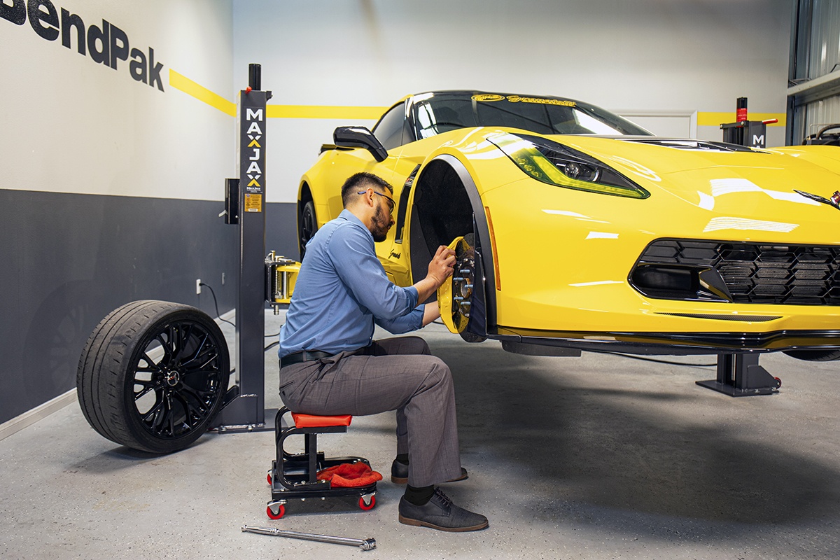 MaxJax M7K Portable Two Post Car Lift Offical Europe Distributor